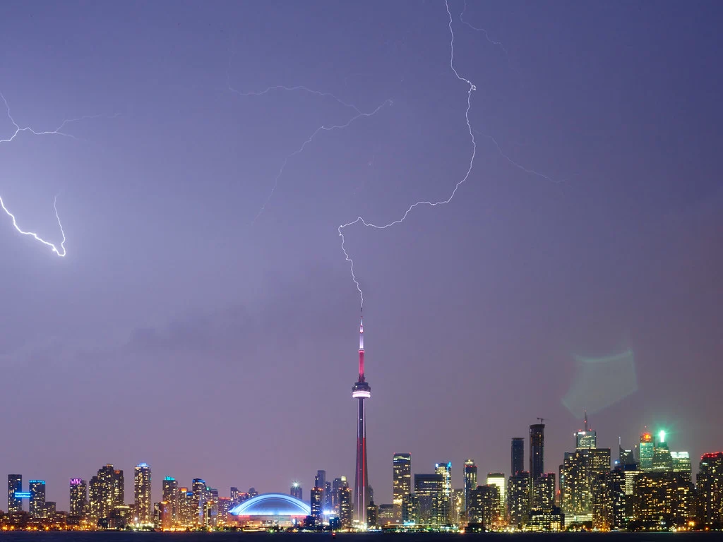 How to Photograph Lightning: Camera Settings & Safety Guide – Icon ...